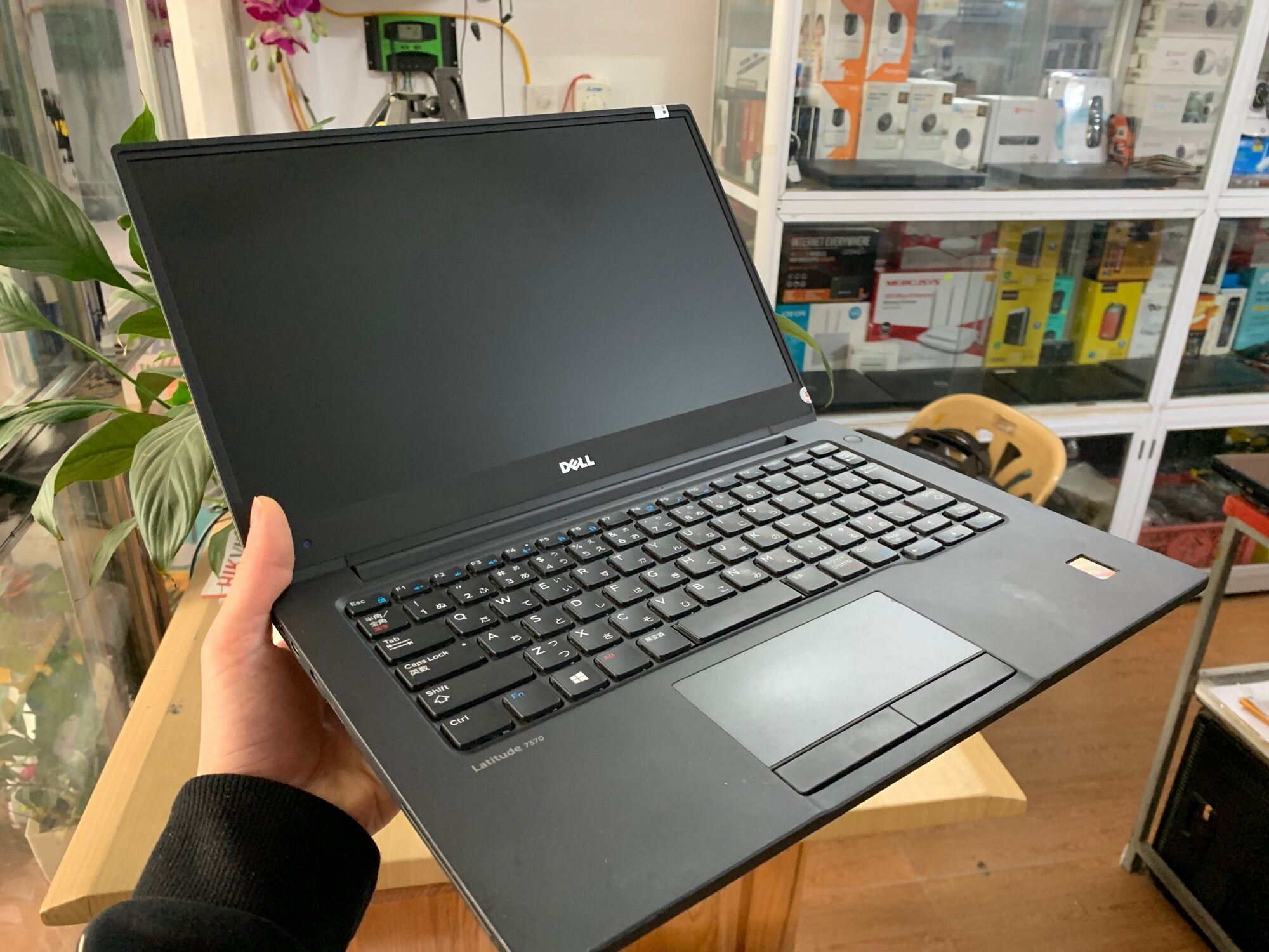 Laptop Dell 7370 core M5 ram 8gb ssd 256gb 13.3 inch Full HD - MixASale