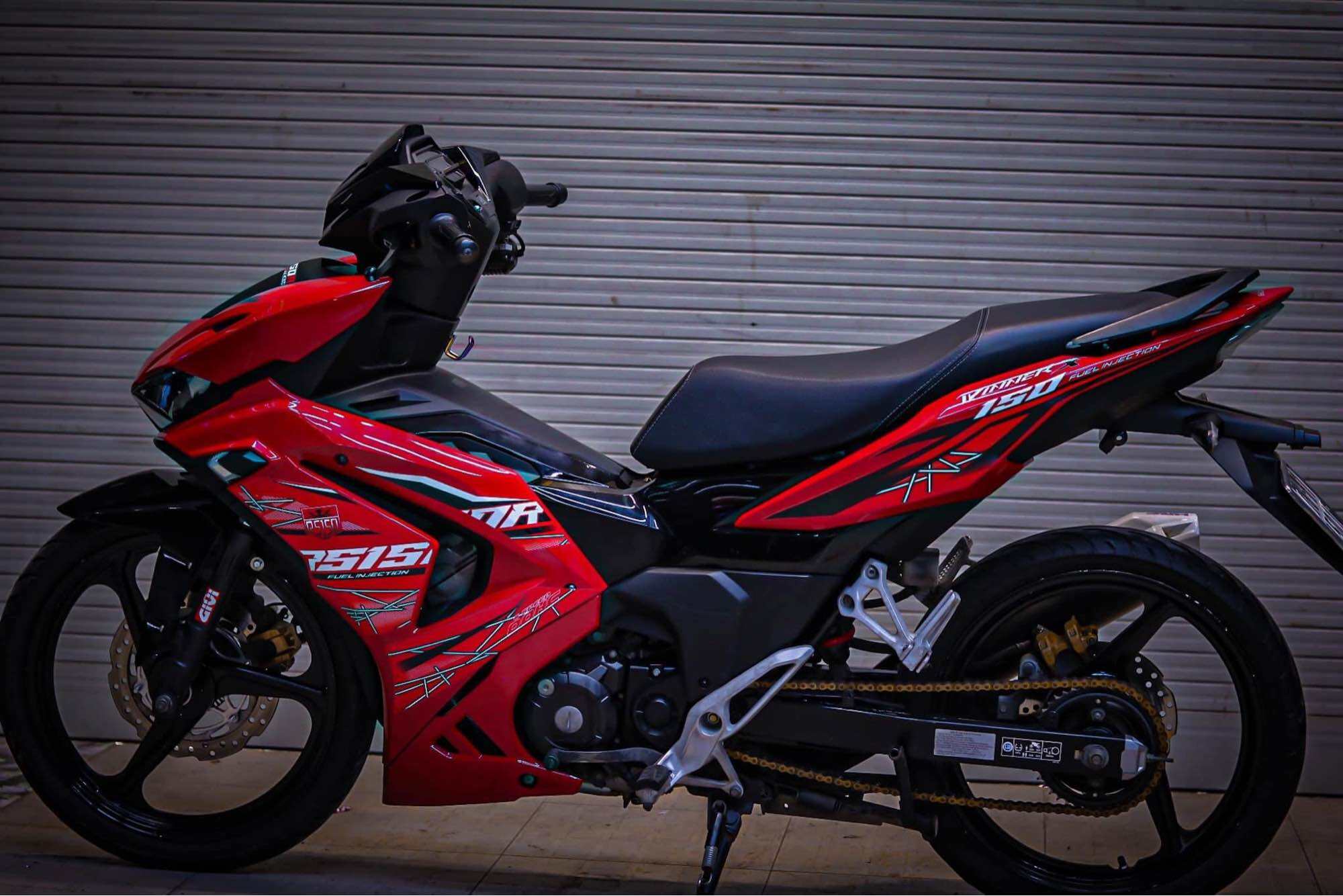 tem xe winner x v3 mẫu tem rs 150 chỉ trắng đen dán dagn áo màu đỏ ...