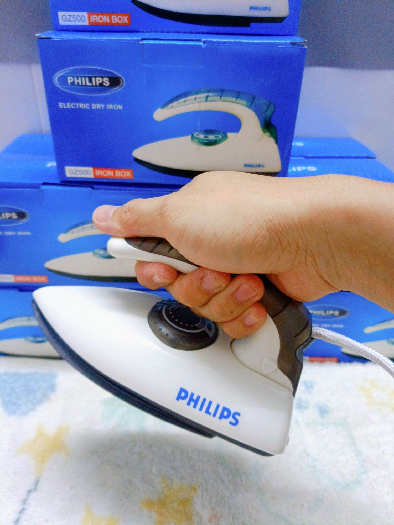 Bàn ủi du lịch mini Philip gấp gọn tiện lợi - Bàn là khô philip xếp gọn ...