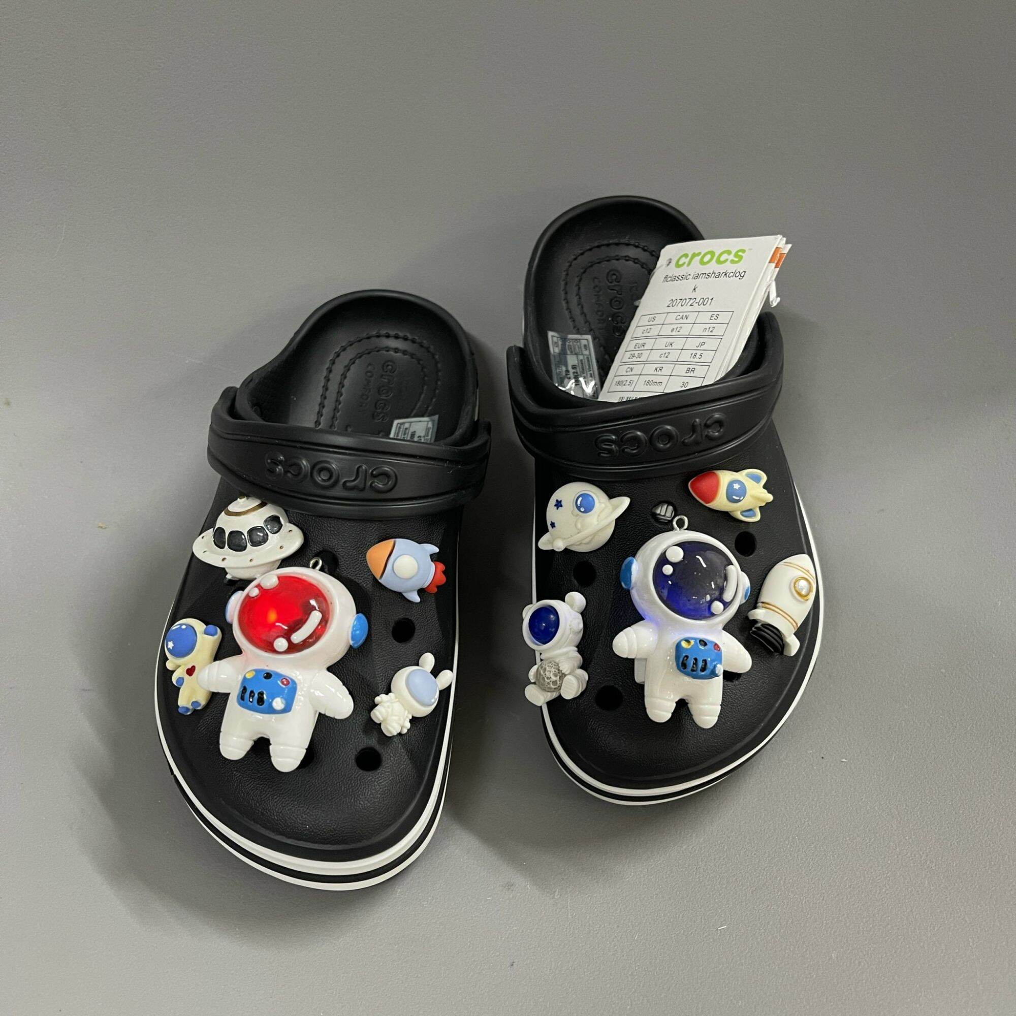 (Tặng 10 sticker) Dép Sục Crocs Baya Đen Sticker Víp Trang Trí Cho Bé ...