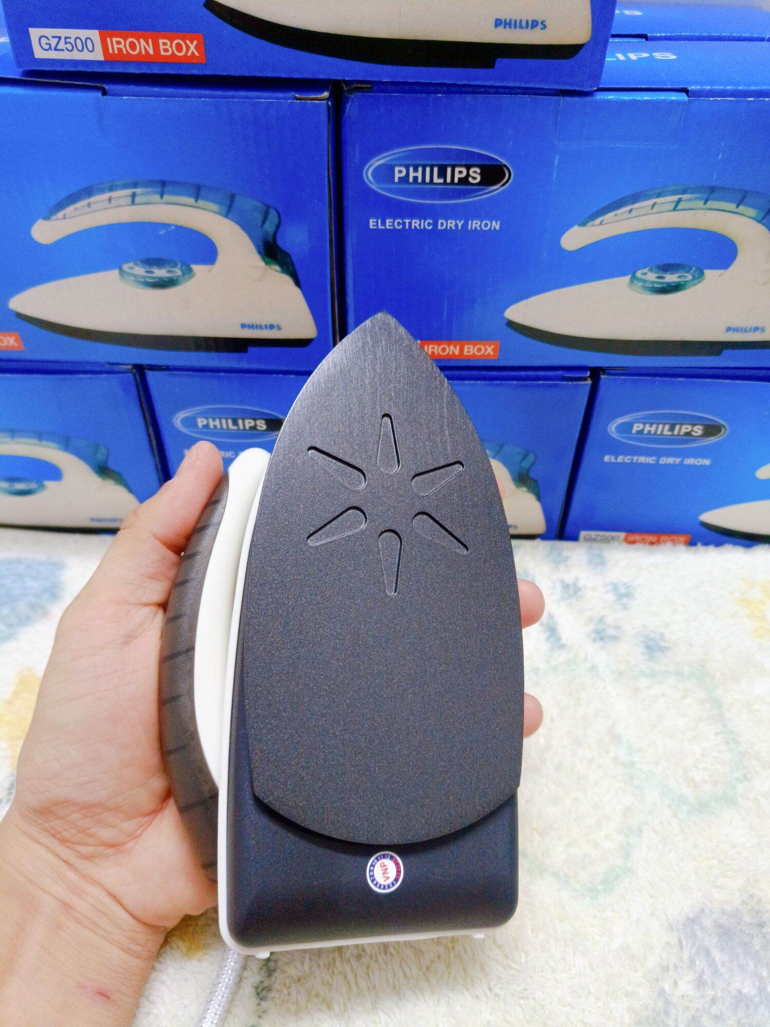 Bàn ủi du lịch mini Philip gấp gọn tiện lợi - Bàn là khô philip xếp gọn ...