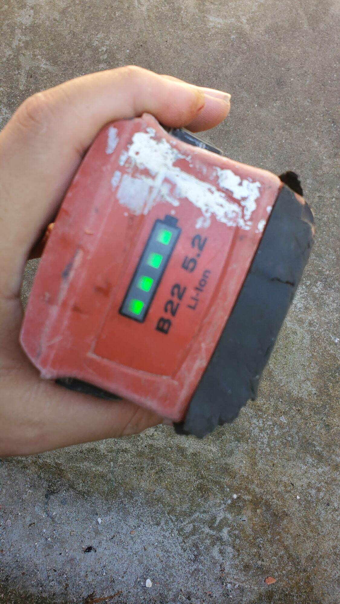 Pin hilti b22 5.2ah zin nguyên bản từ mỹ về